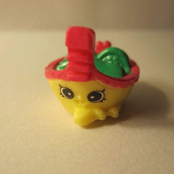 Shopkins | Toys | Shopkins Season 8 Figure 849 Yellow Lula Gondola ...